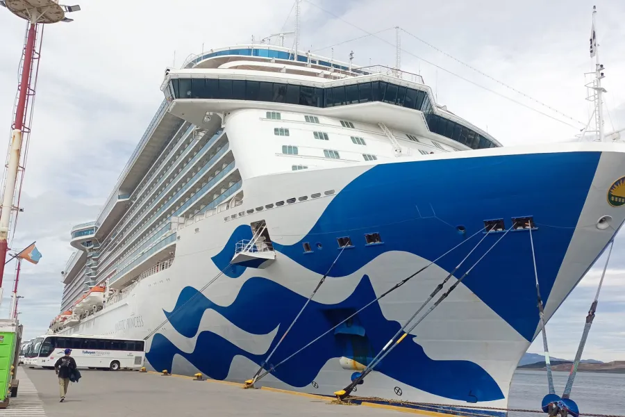 Majestic Princess Itineraries 2025 With Distances Between Ports | Crew ...